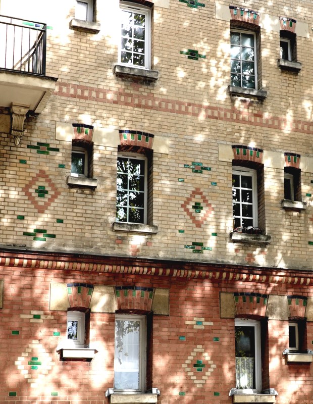 Paris Wanderlust: Islands of Urban Tranquility — Cottages & Row Houses ...
